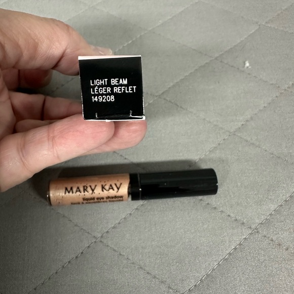 Mary Kay | Makeup | New Mary Kay Liquid Eye Shadow Light Beam | Poshmark